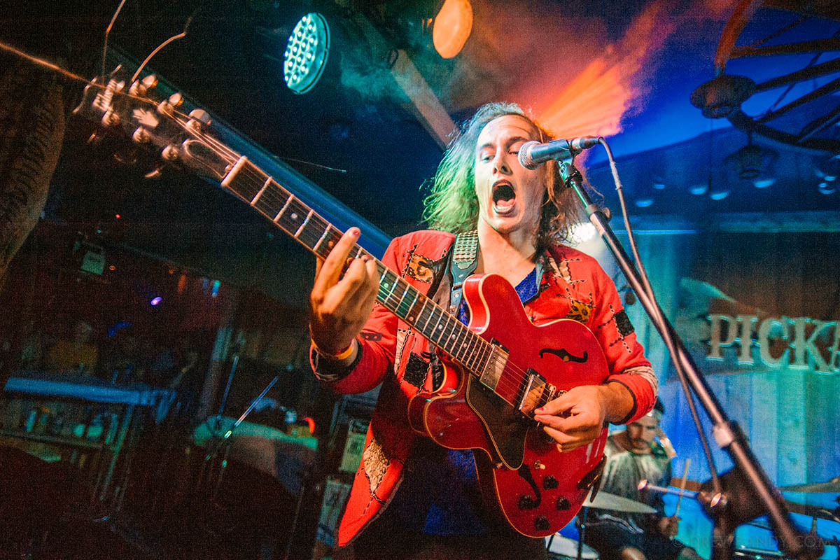 Galaxy Barn Series Meatbodies - Pickathon
